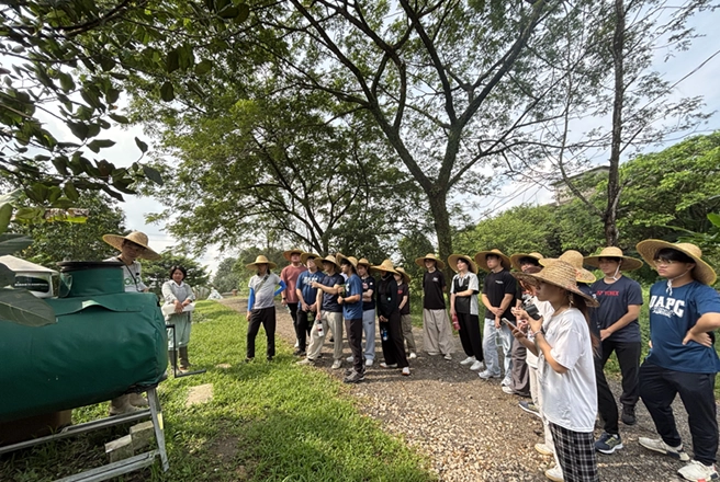 CLS Students Explore Sustainability at FOLO farm | SP